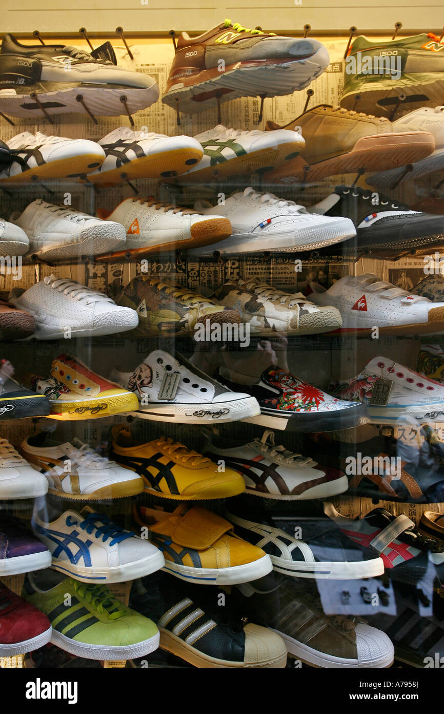 Shoe shop on the via dei Giubbonari Rome Italy Europe Stock Photo - Alamy