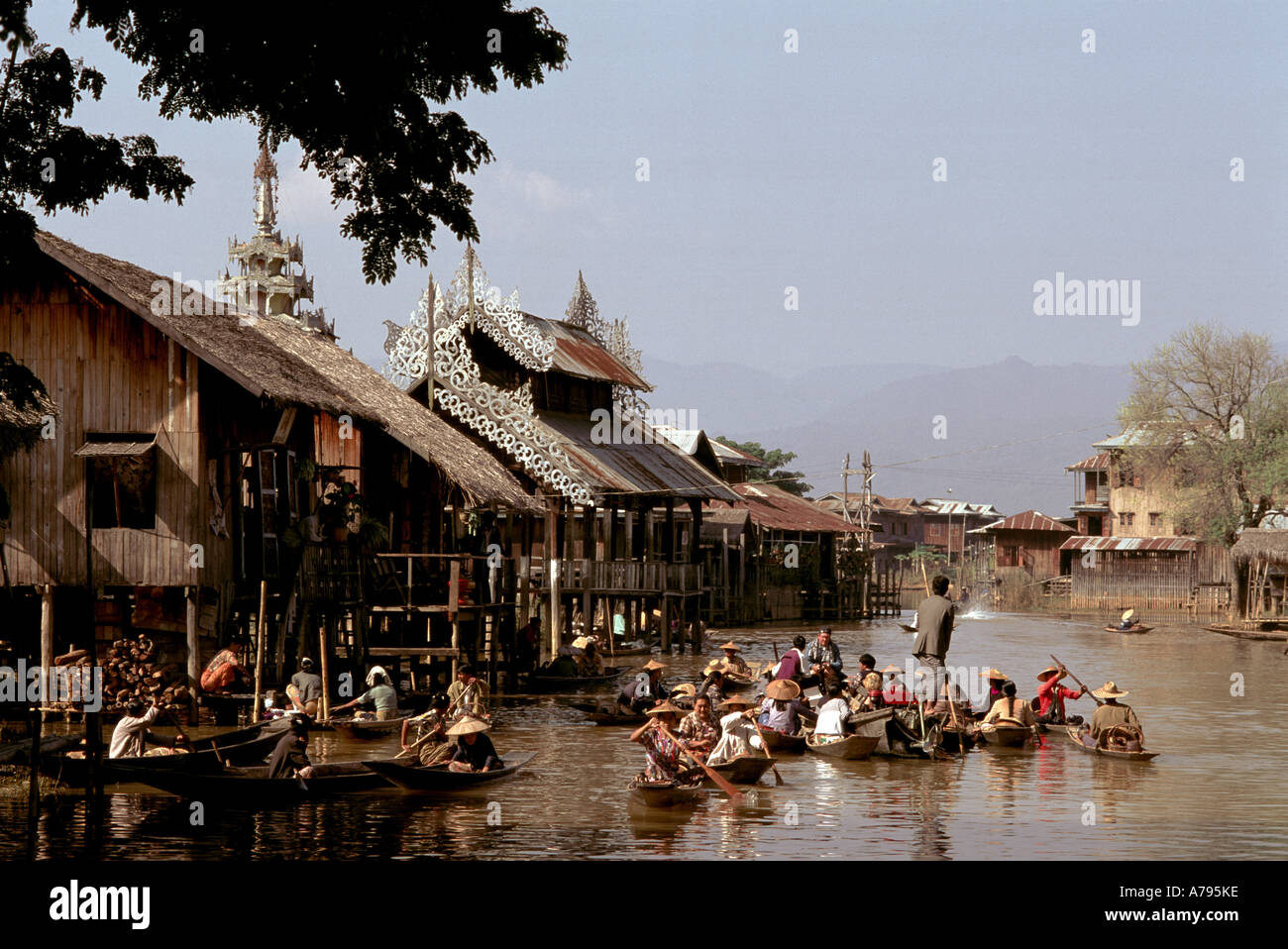 Myanmar Inle Lake Ywama Floating Market Stock Photo - Alamy