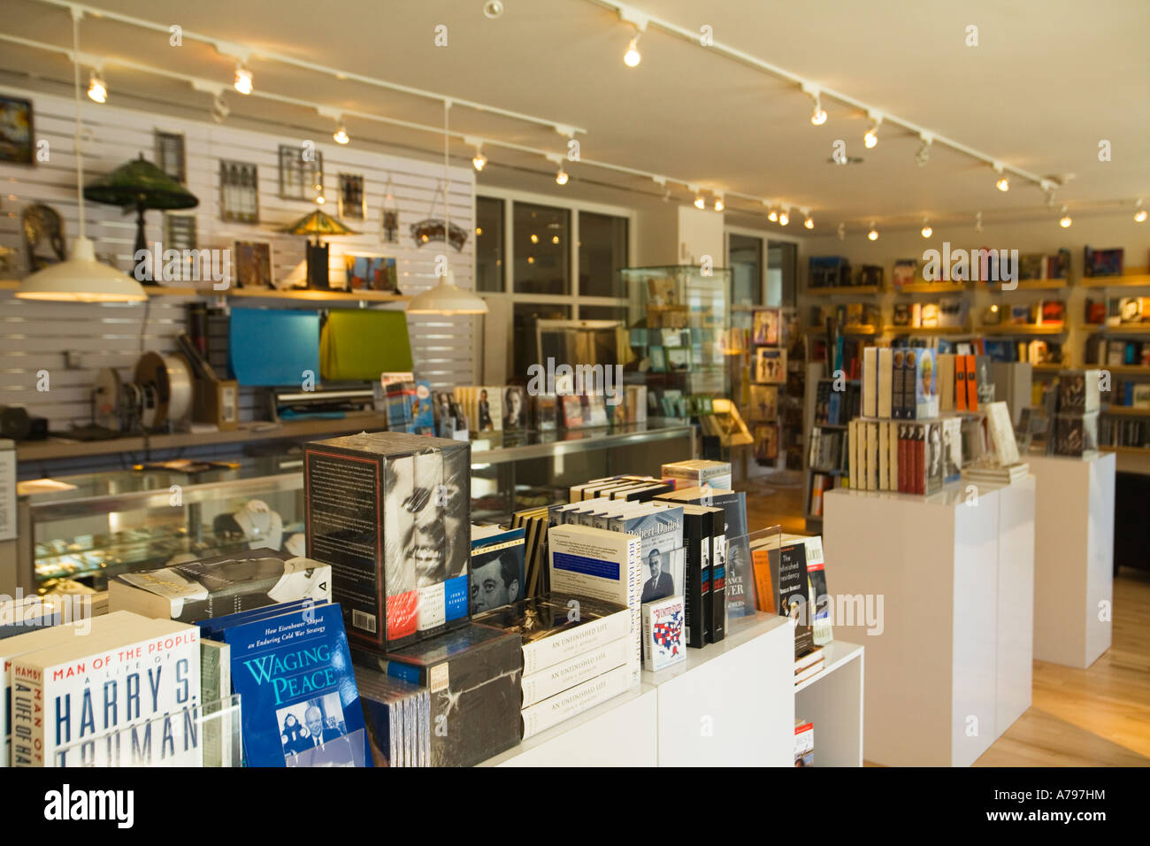 Chicago historical society building hi-res stock photography and images ...