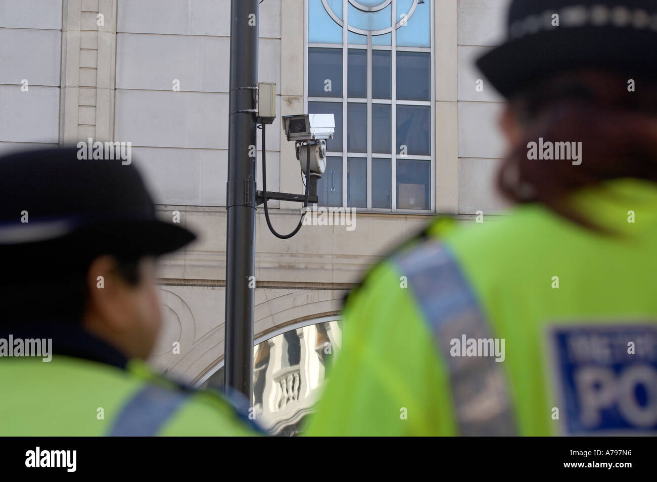 Metropolitan Policewoman and PCSO Stock Photo - Alamy