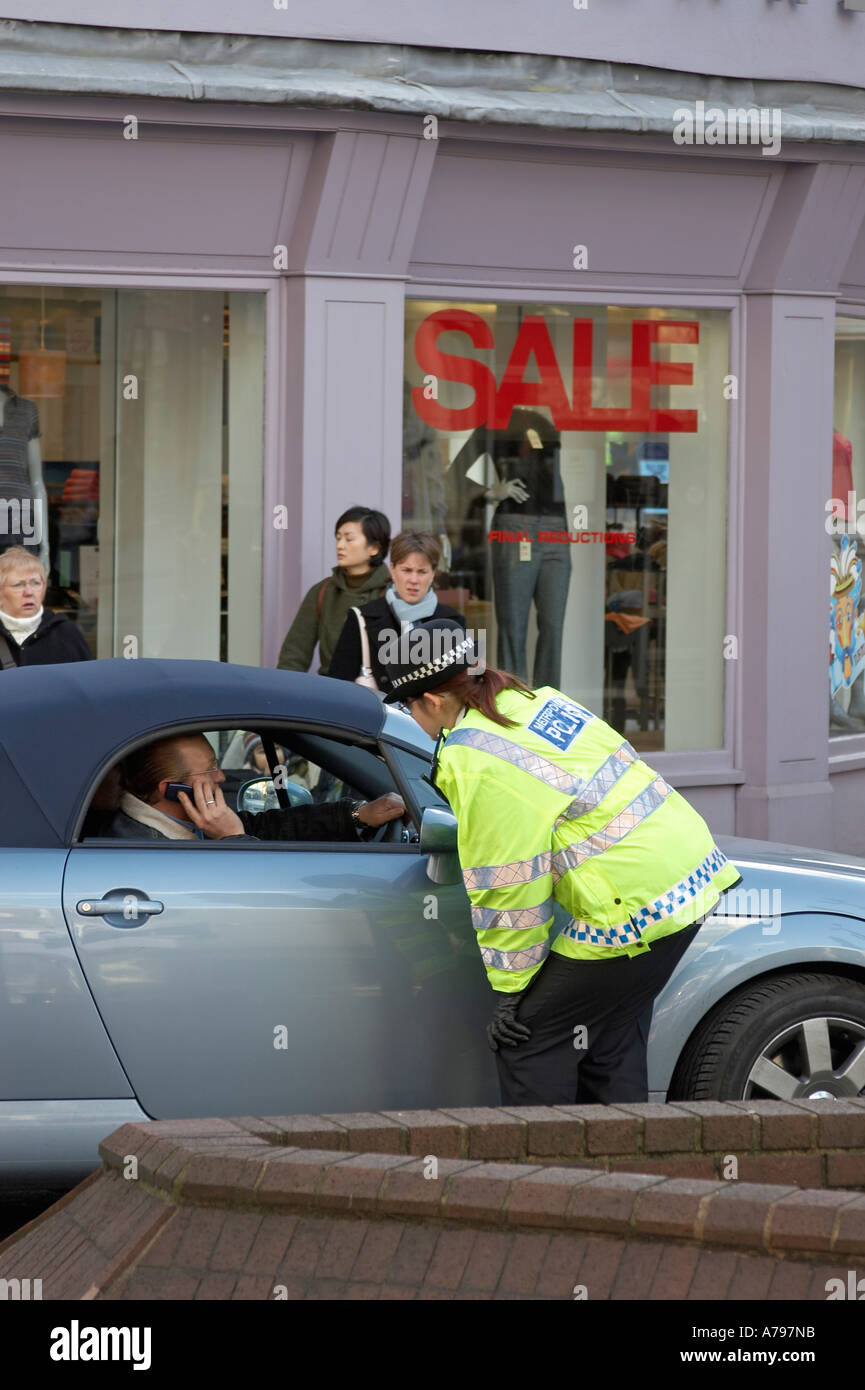 Metropolitan Policewoman and PCSO Stock Photo - Alamy