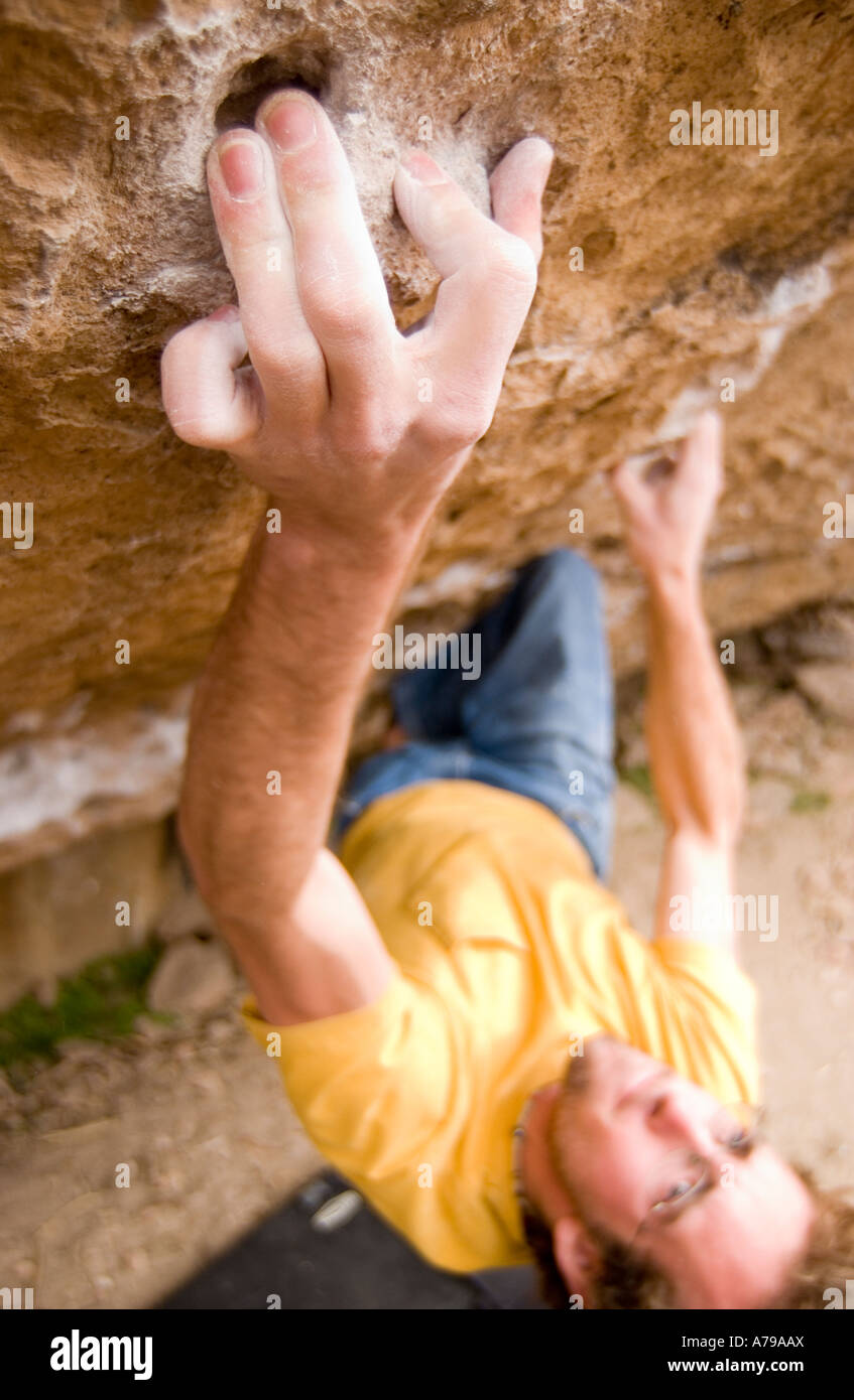 A man bouldering in the Happy Boulders near Bishop California USA Stock ...