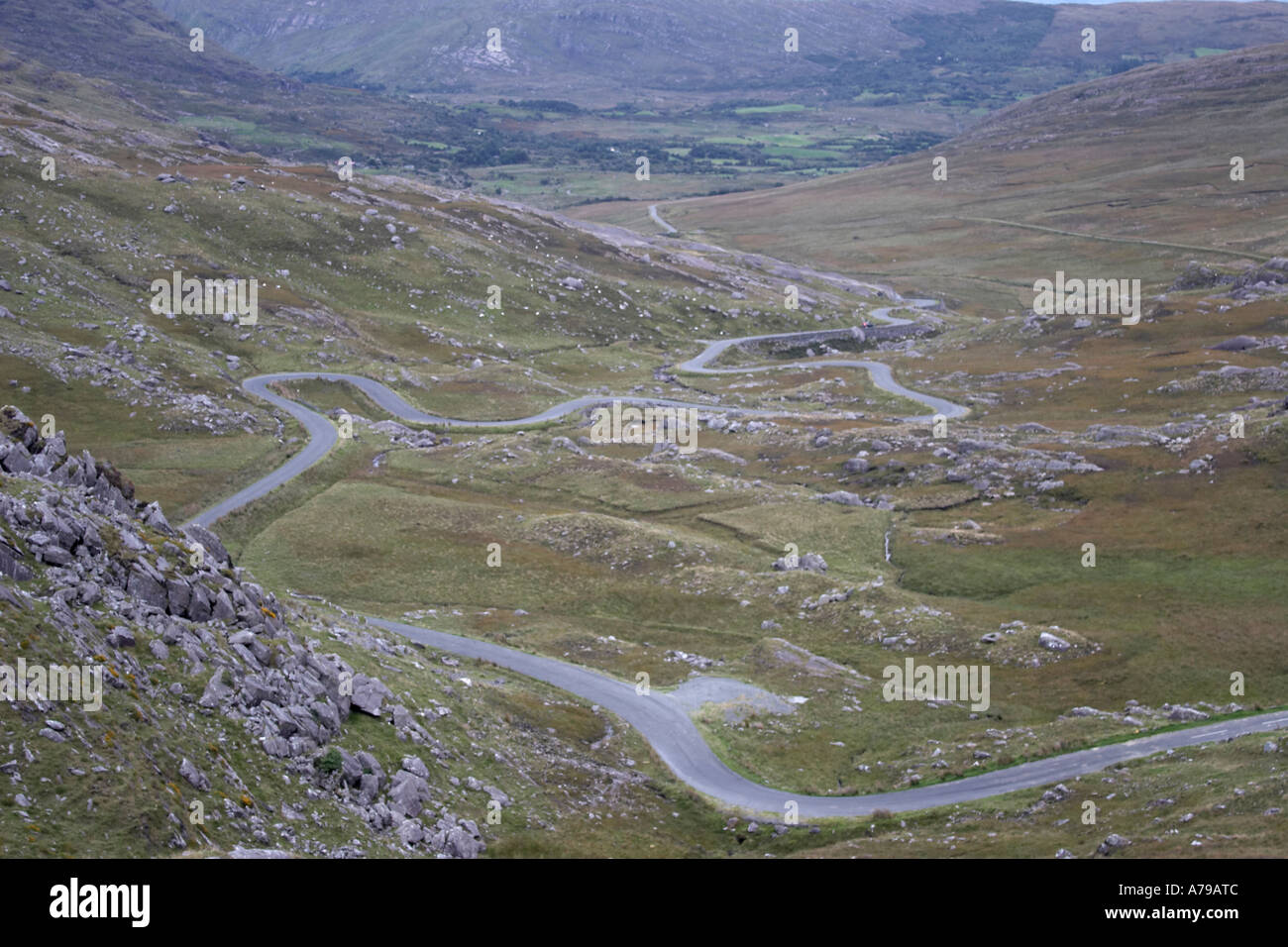 View of winding R574 country road in Caha mountains on Beara peninsular ...