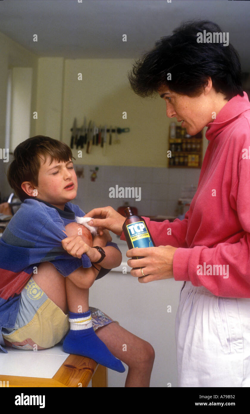 Clean wound knee hi-res stock photography and images - Alamy