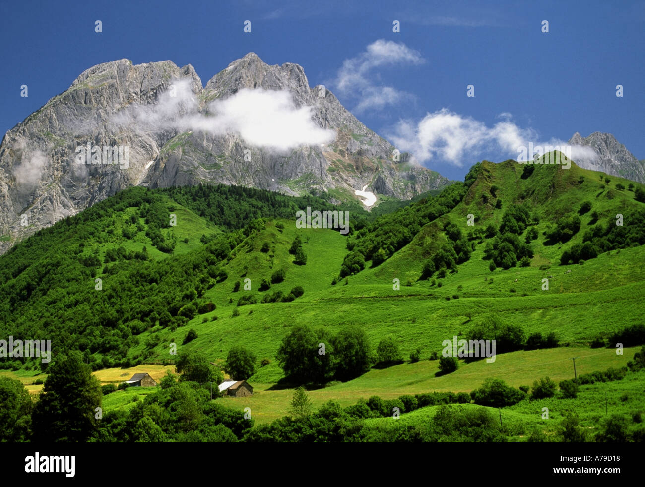 Cirque de lescun hi-res stock photography and images - Alamy