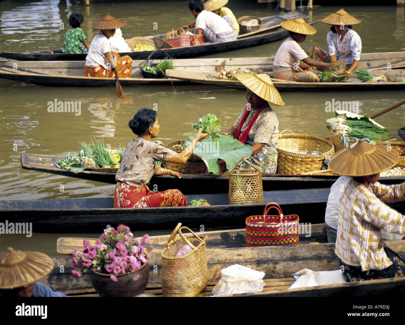 Floating market Inle Lake Shan State Burma Myanmar Stock Photo - Alamy