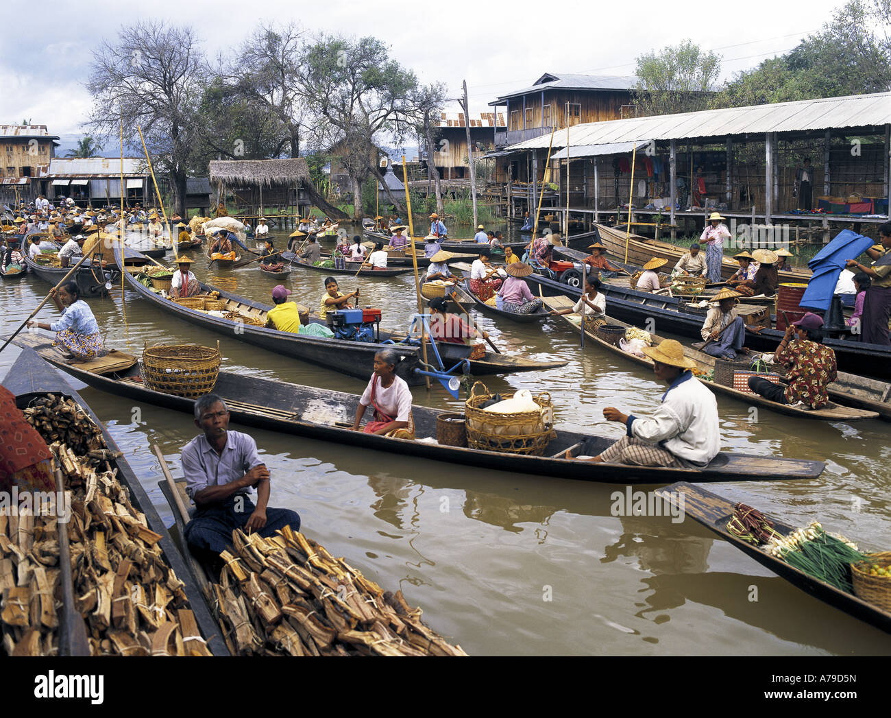 Floating market Inle Lake Shan State Burma Myanmar Stock Photo - Alamy