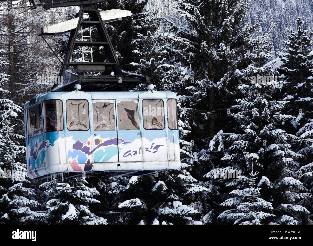 Valluga cable car hi-res stock photography and images - Alamy