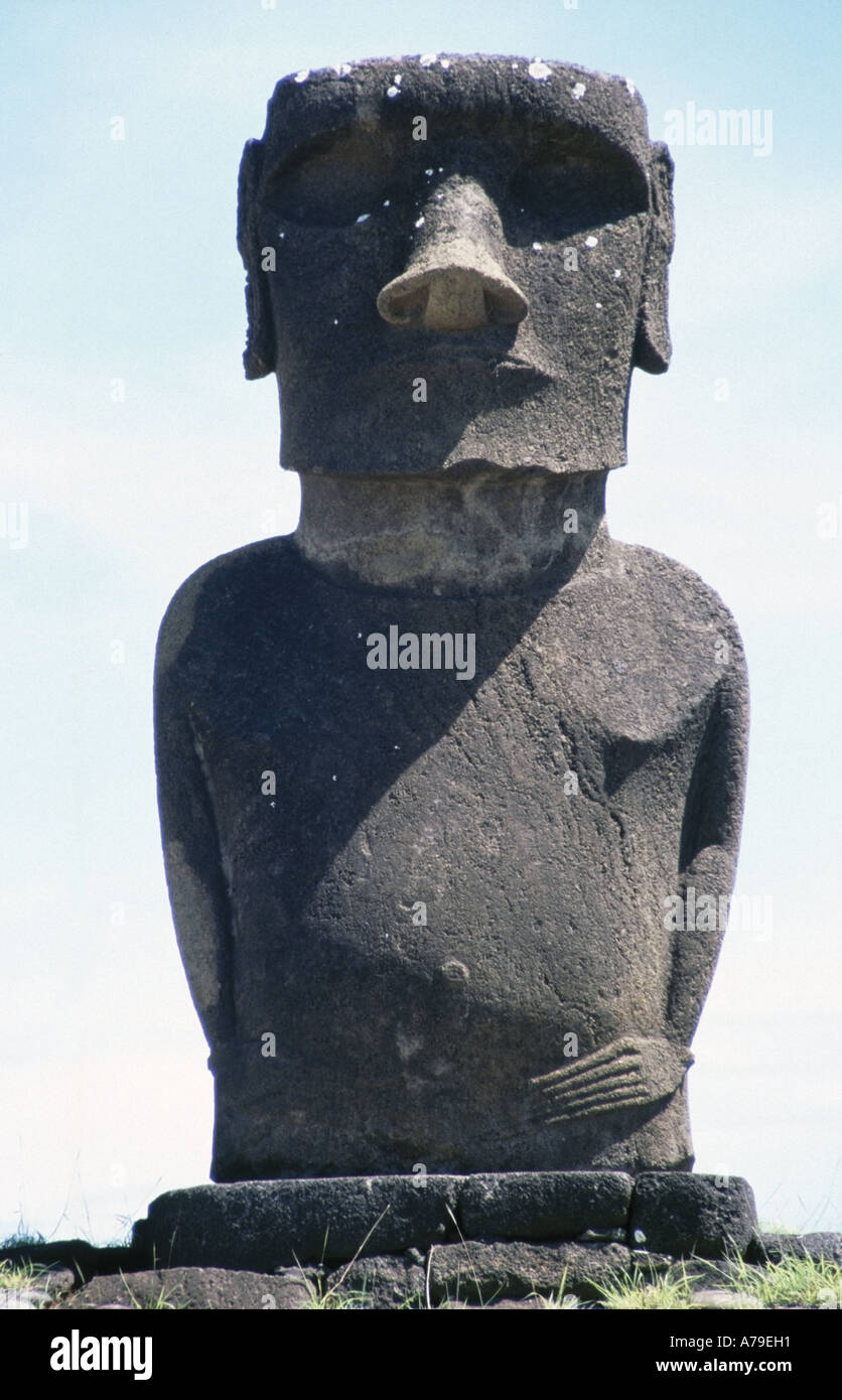 Moai restored by Thor Heyerdal on the Kontiki Expedition At Anakena ...