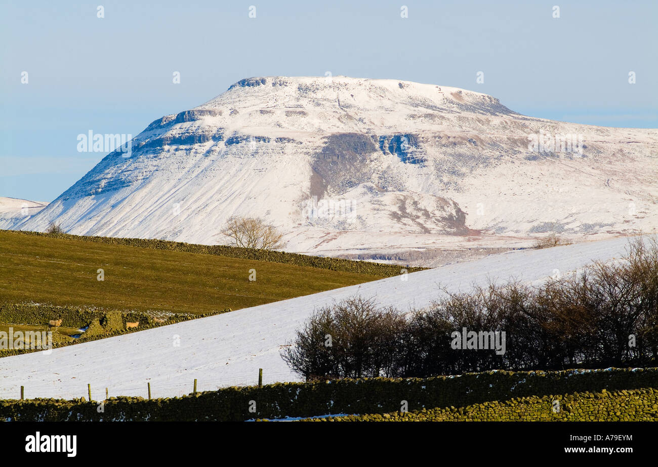 Ingleborough peak in snow, North Yorkshire, England, United Kingdom ...