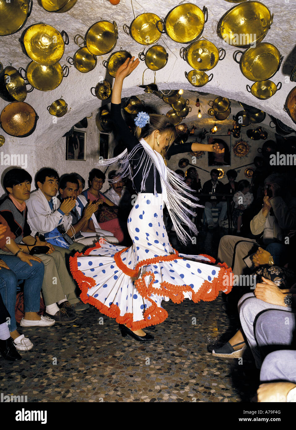 Flamenco dancer performing in gypsy bar in Sacramonte district of Granada Spain Stock Photo - Alamy