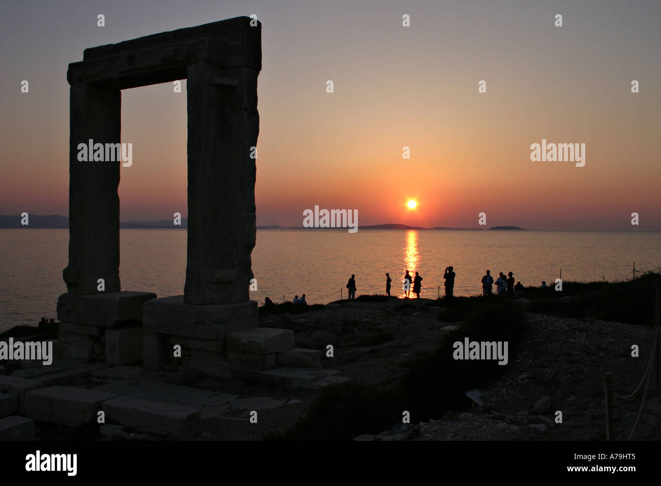 Naxos arch apollo greece hi-res stock photography and images - Alamy