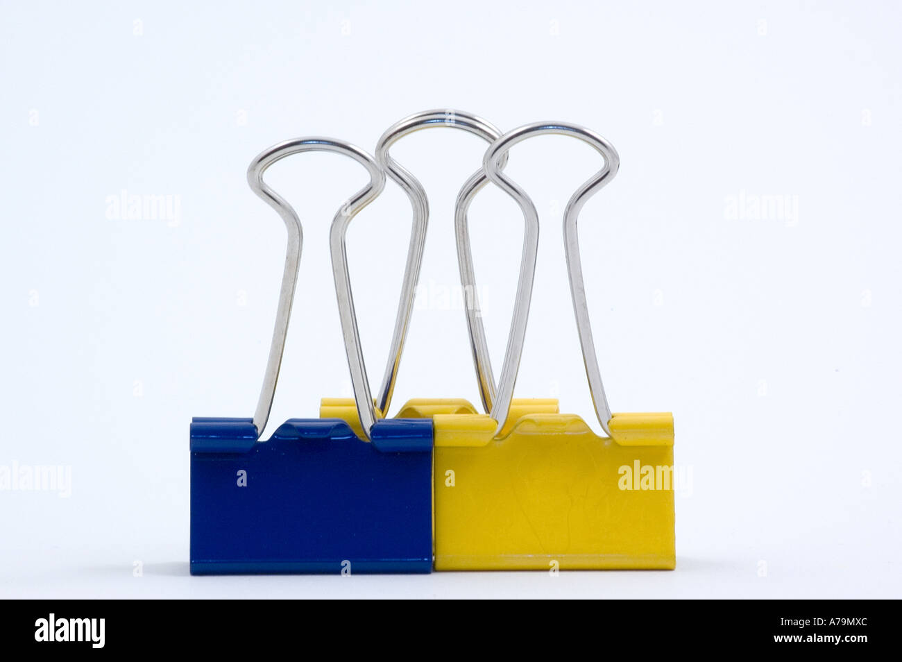 Coloured bulldog clips hi-res stock photography and images - Alamy