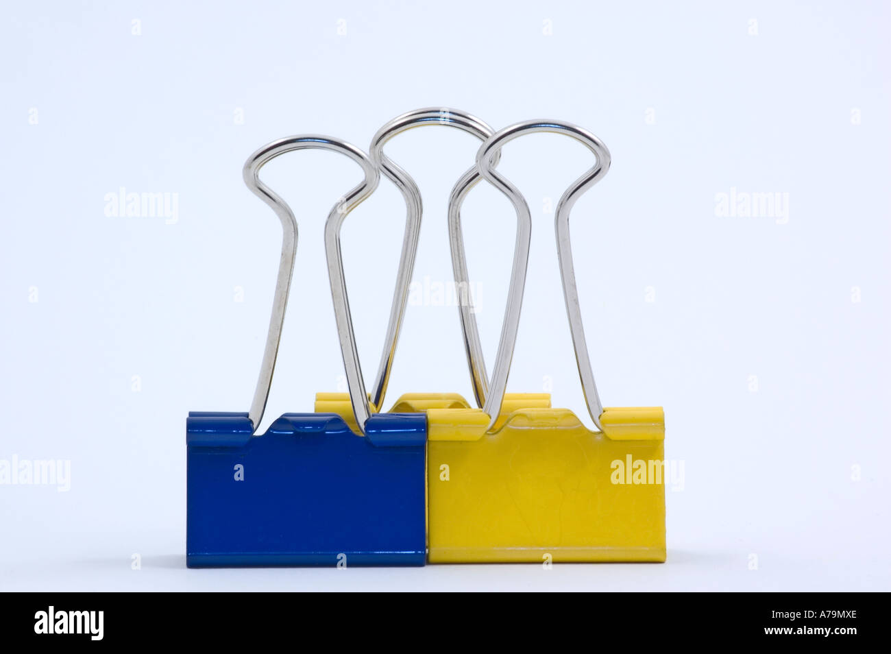 Coloured bulldog clips hi-res stock photography and images - Alamy