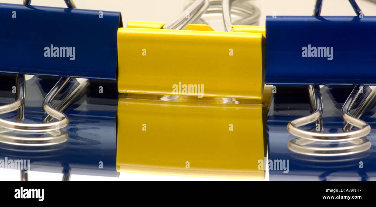 Coloured bulldog clips hi-res stock photography and images - Alamy