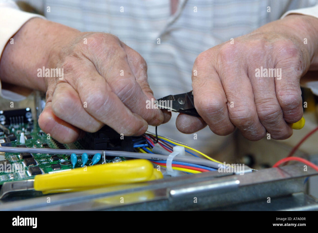 Workers at GAL Elevator Company in the NYC borough of the Bronx Stock ...