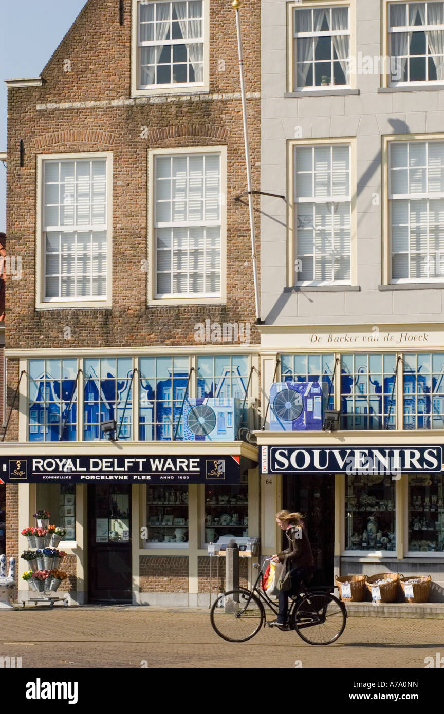 Royal delft shop hi-res stock photography and images - Alamy