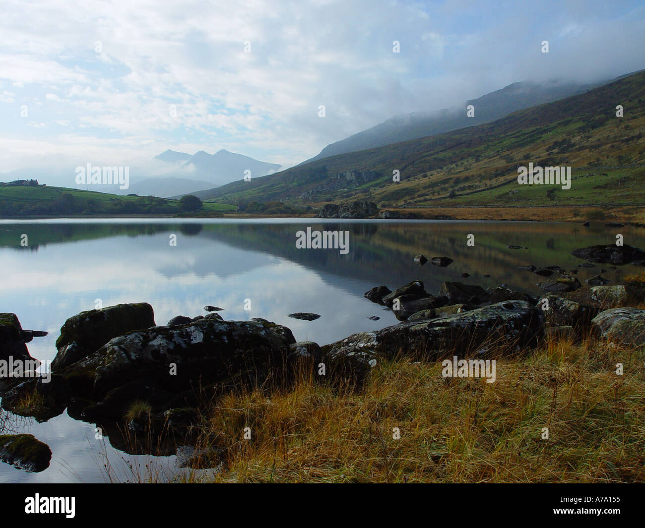 Lake with Mount Snowdon in background Stock Photo - Alamy