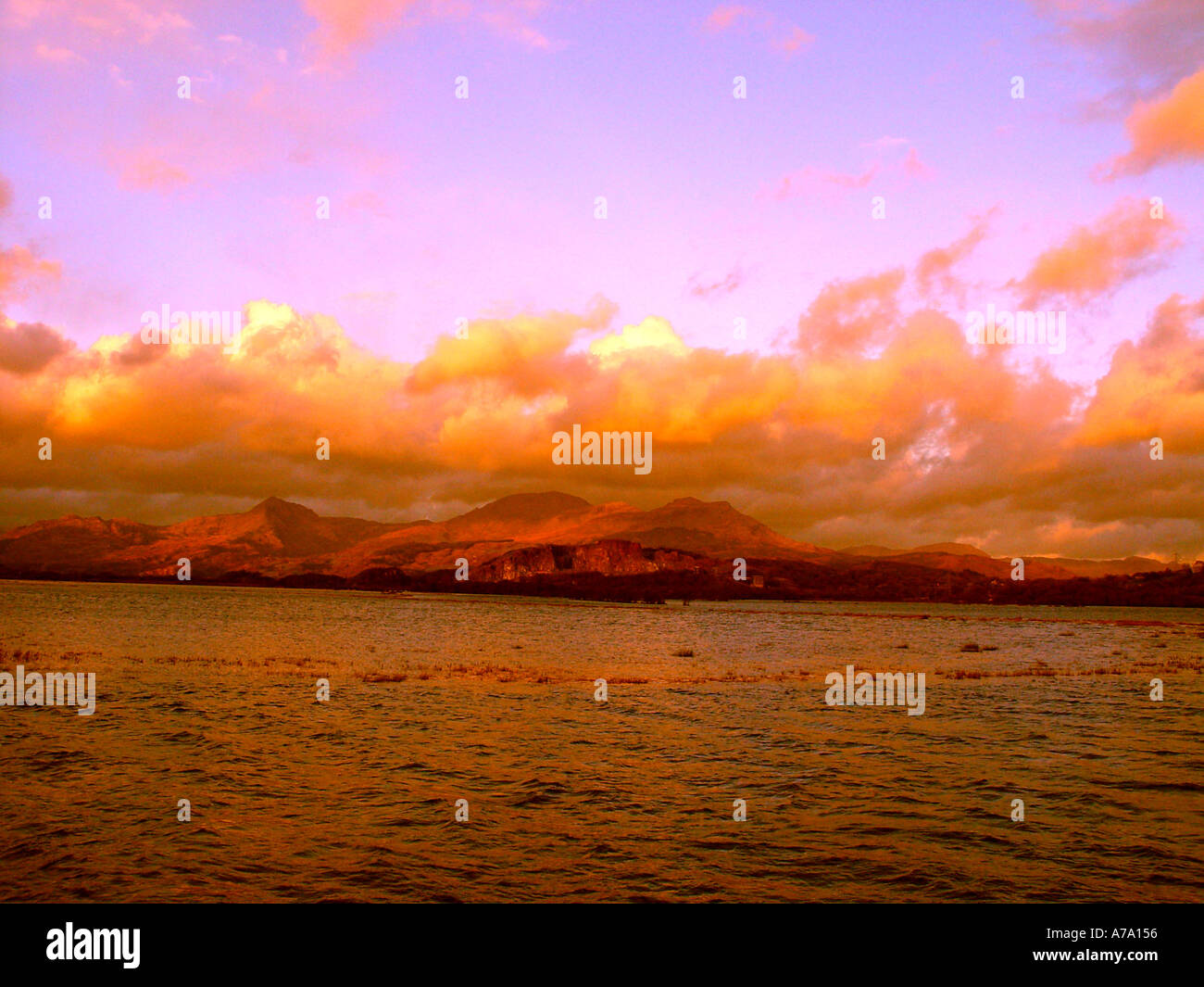 Lake with Mount Snowdon in background Stock Photo - Alamy