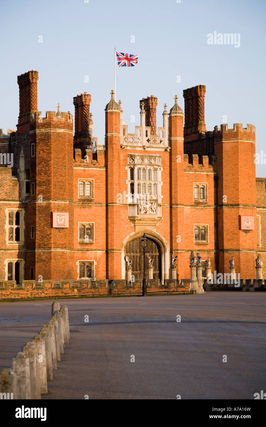 Central Entrance Central Gatehouse at the West Front of Hampton Court ...