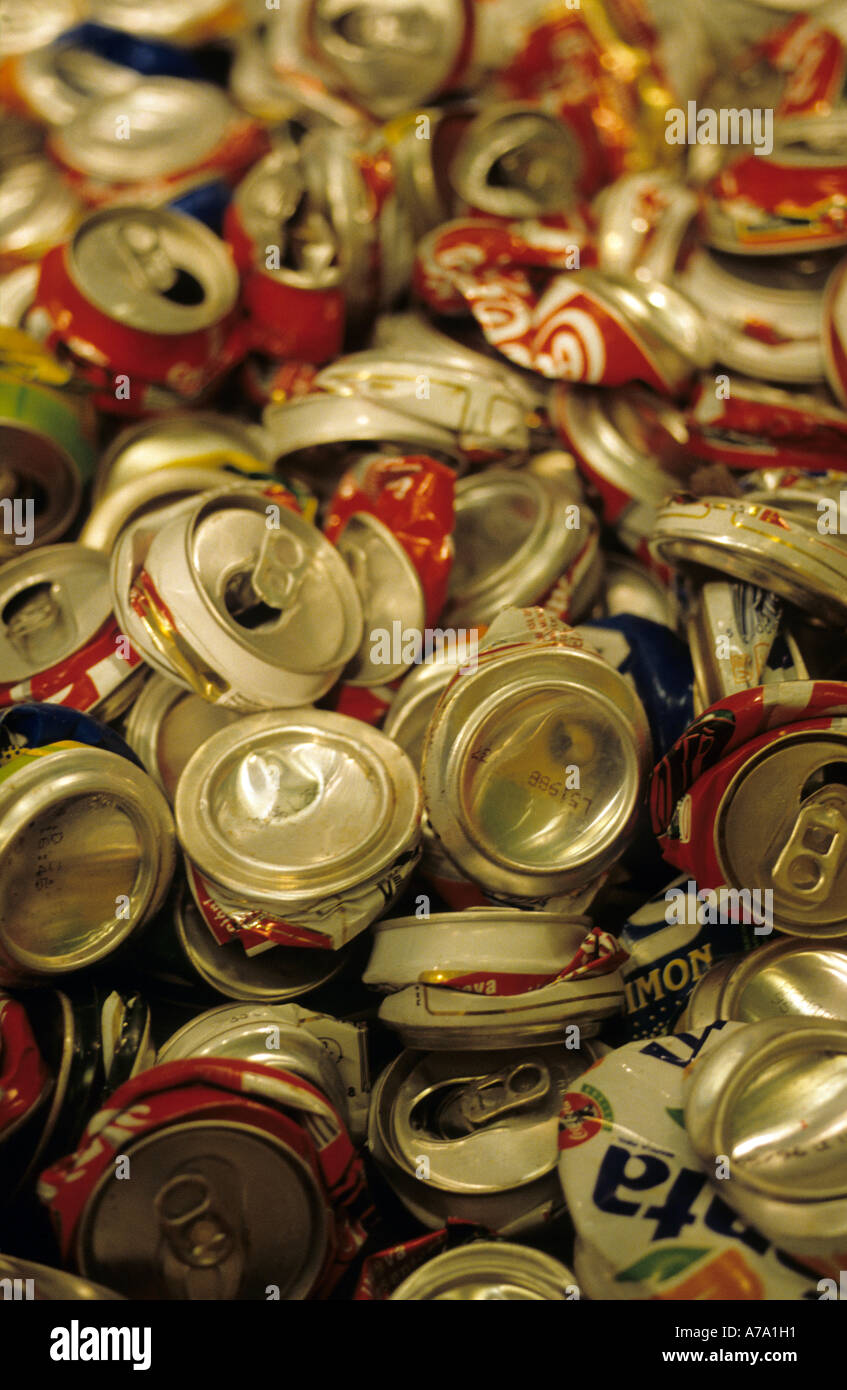 Returnable cans hi-res stock photography and images - Alamy