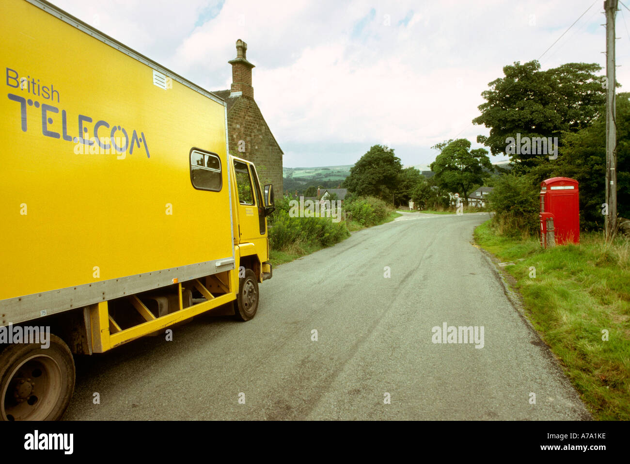 Derbyshire Wincle K6 Phone Box with old British Telecom van Stock Photo ...
