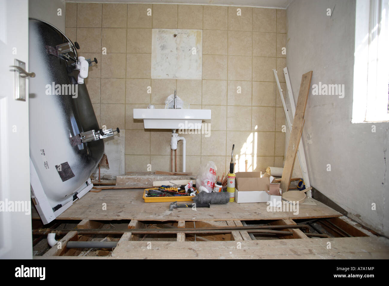 Bathroom replace grout hi-res stock photography and images - Alamy
