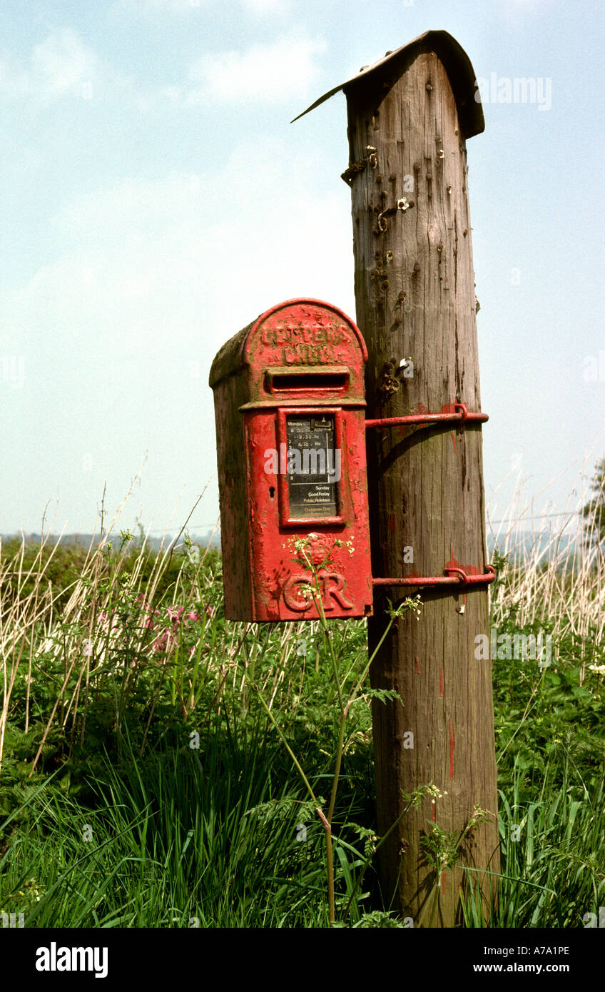 Roadside mail box hi-res stock photography and images - Alamy