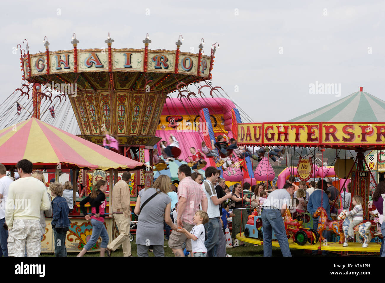 Fairground rides hi-res stock photography and images - Alamy