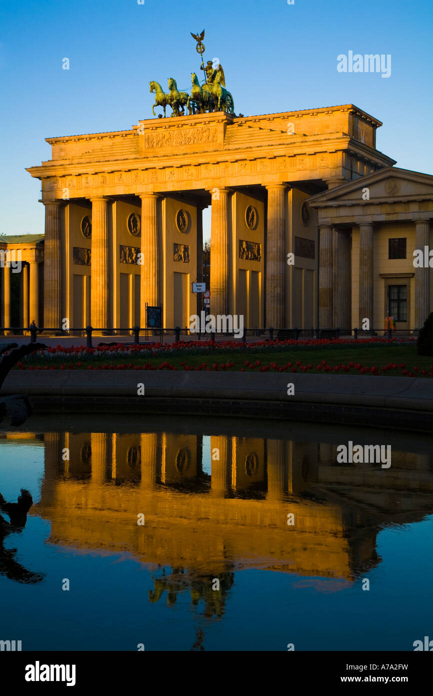 Brandenburger tor german berlin germany arch columns triumph ...