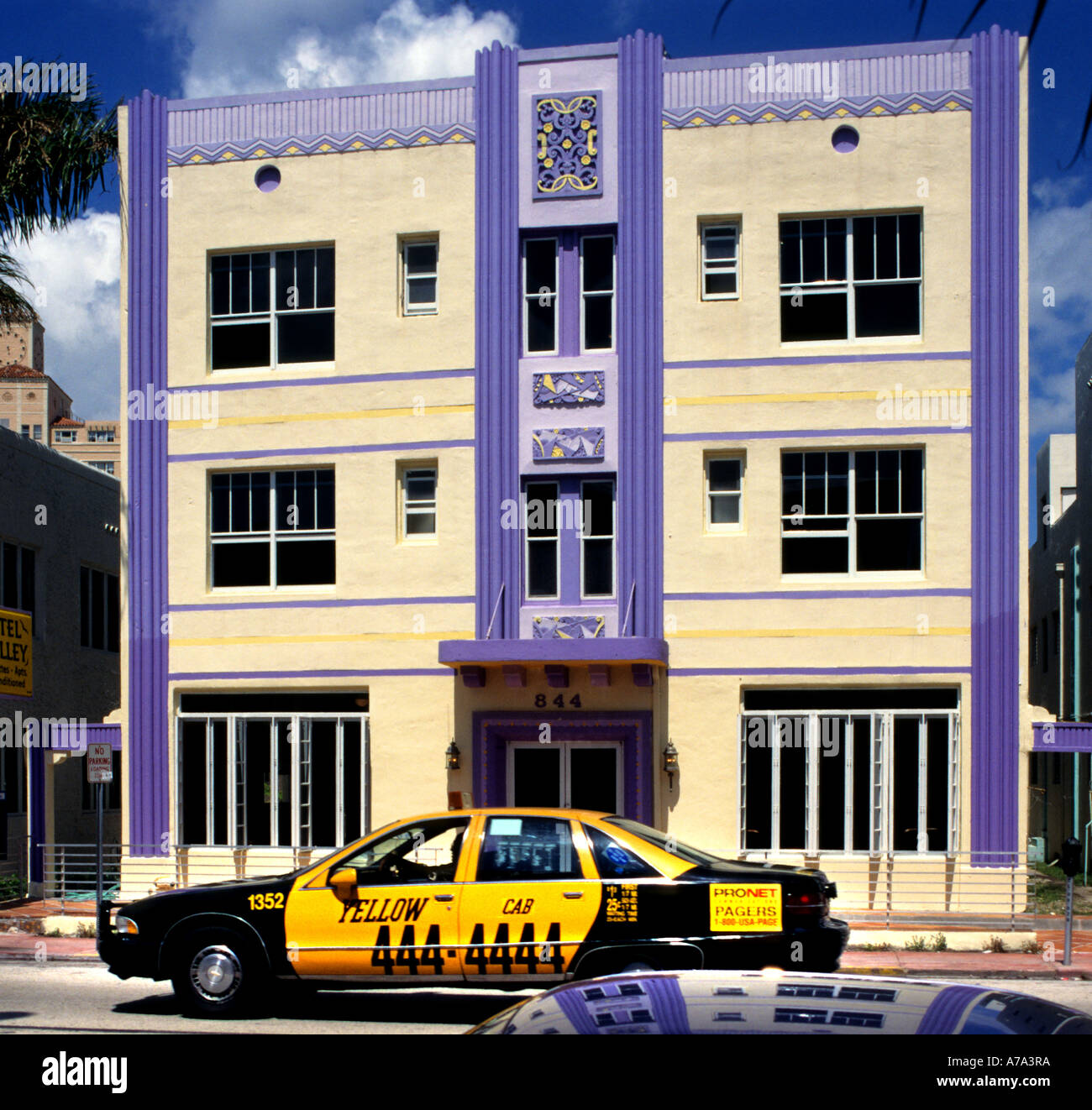 Historic cab hi-res stock photography and images - Alamy