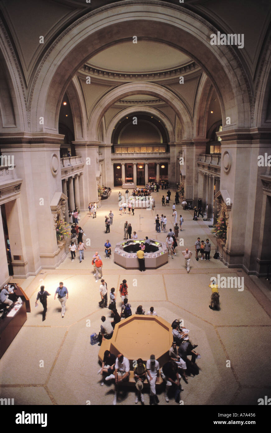 Metropolitan museum art great hall hi-res stock photography and images ...