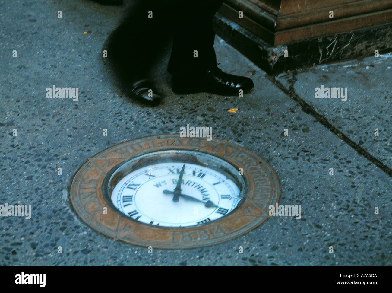 Sidewalk Clock Manhattan New York Stock Photo - Alamy