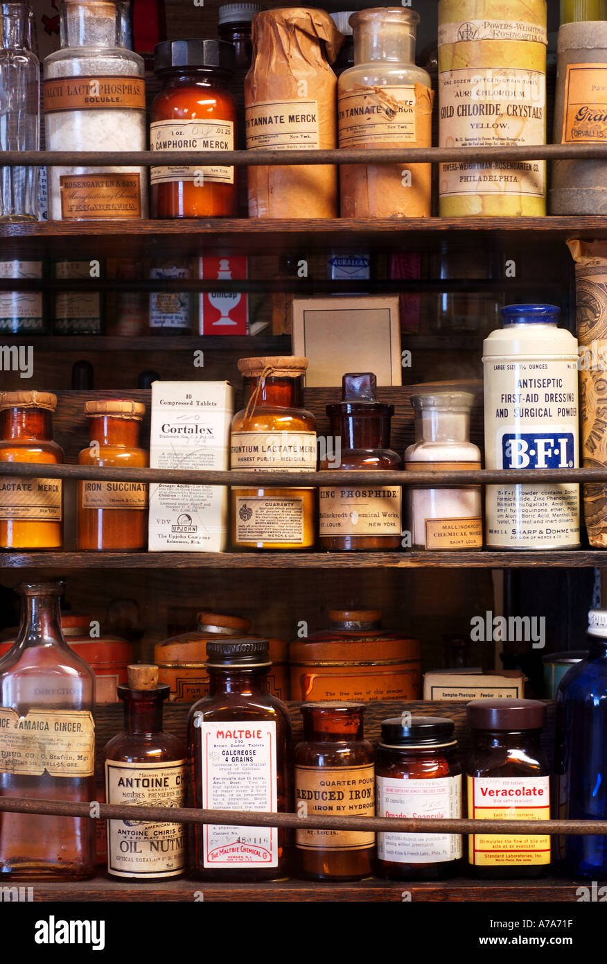 Antique chemical bottles hi-res stock photography and images - Alamy