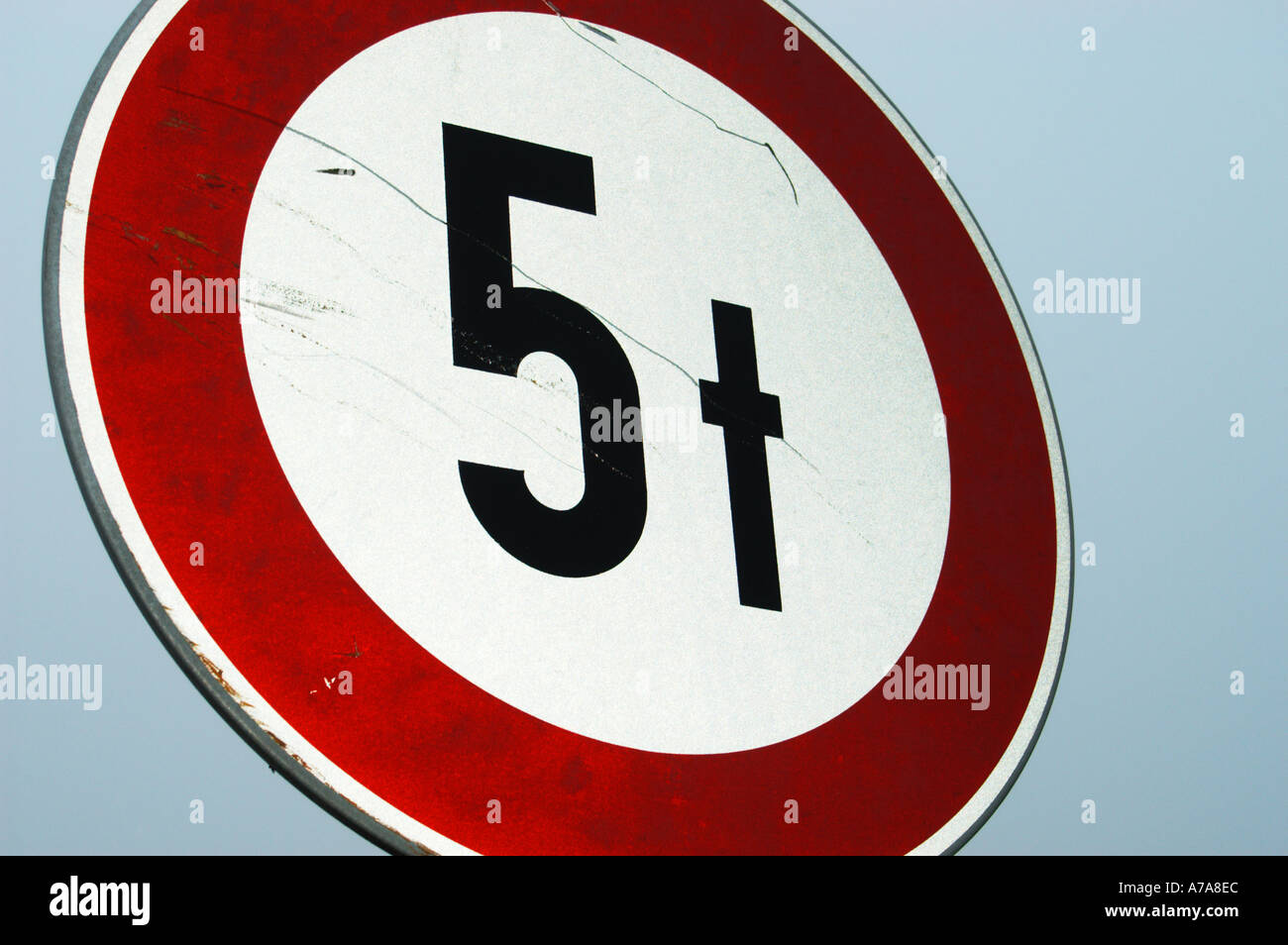 Traffic tonnes hi-res stock photography and images - Alamy