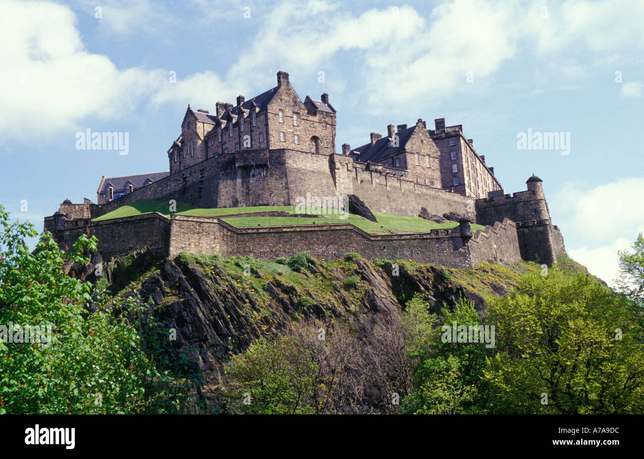 With the edinburgh castle hi-res stock photography and images - Alamy
