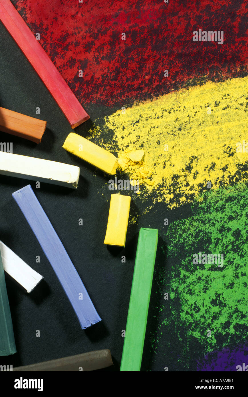 Pastel chalk hi-res stock photography and images - Alamy