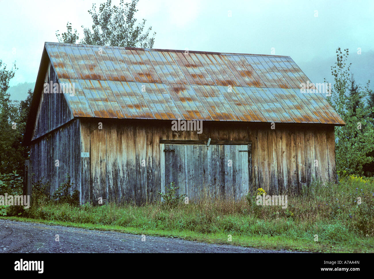 Old Rusty Barn Stock Photo - Alamy