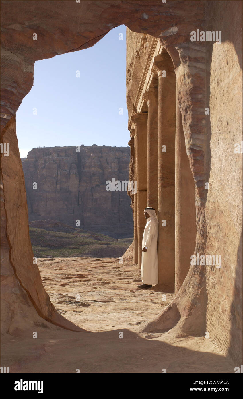 Traditional jordanian dress hi-res stock photography and images - Alamy