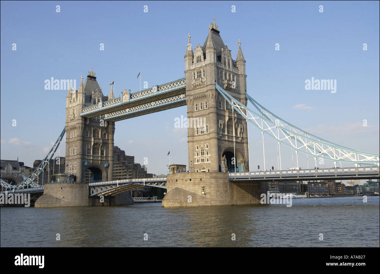 Raising bridge tower london england hi-res stock photography and images ...