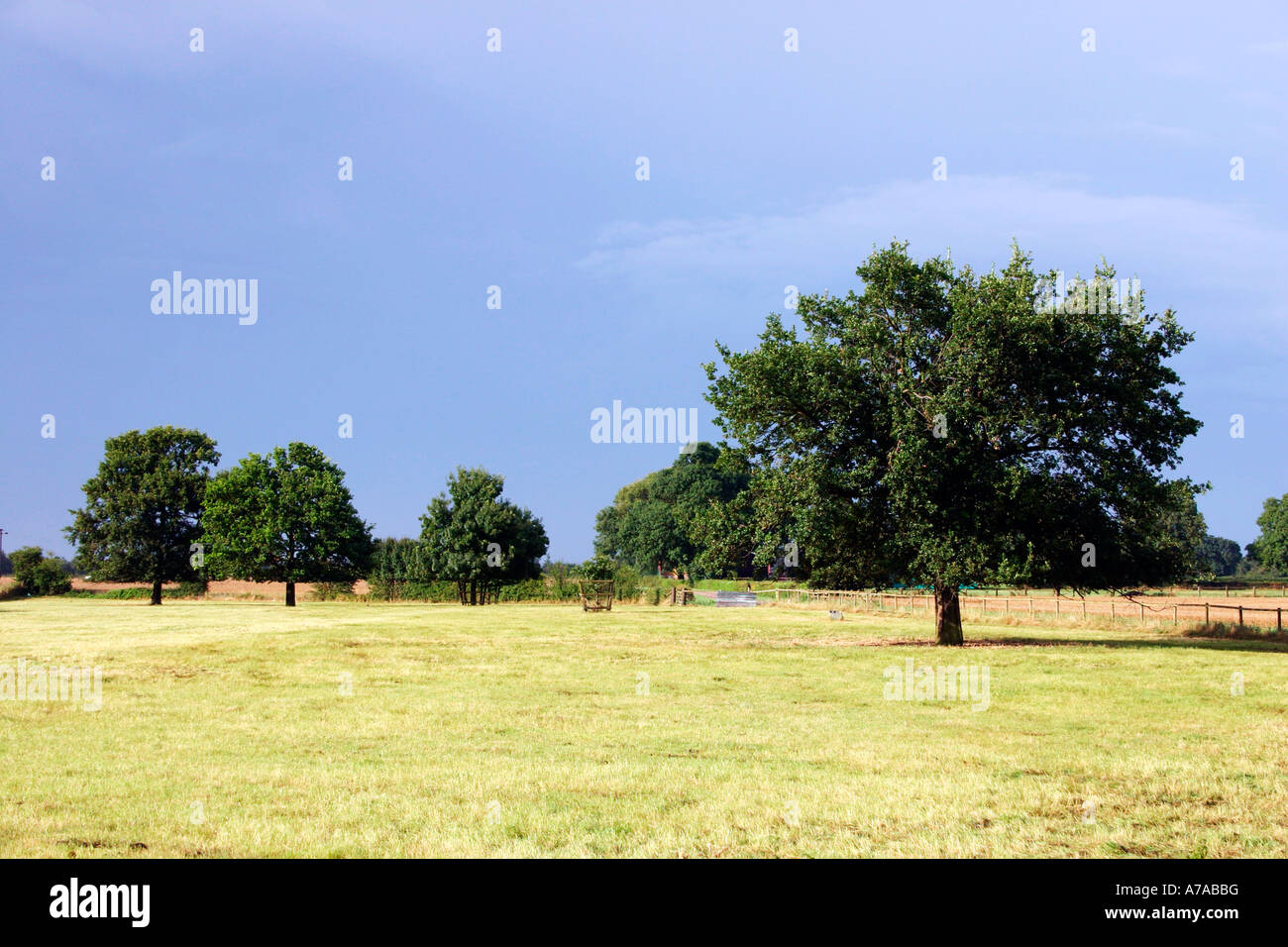 Dark sky britain hi-res stock photography and images - Alamy