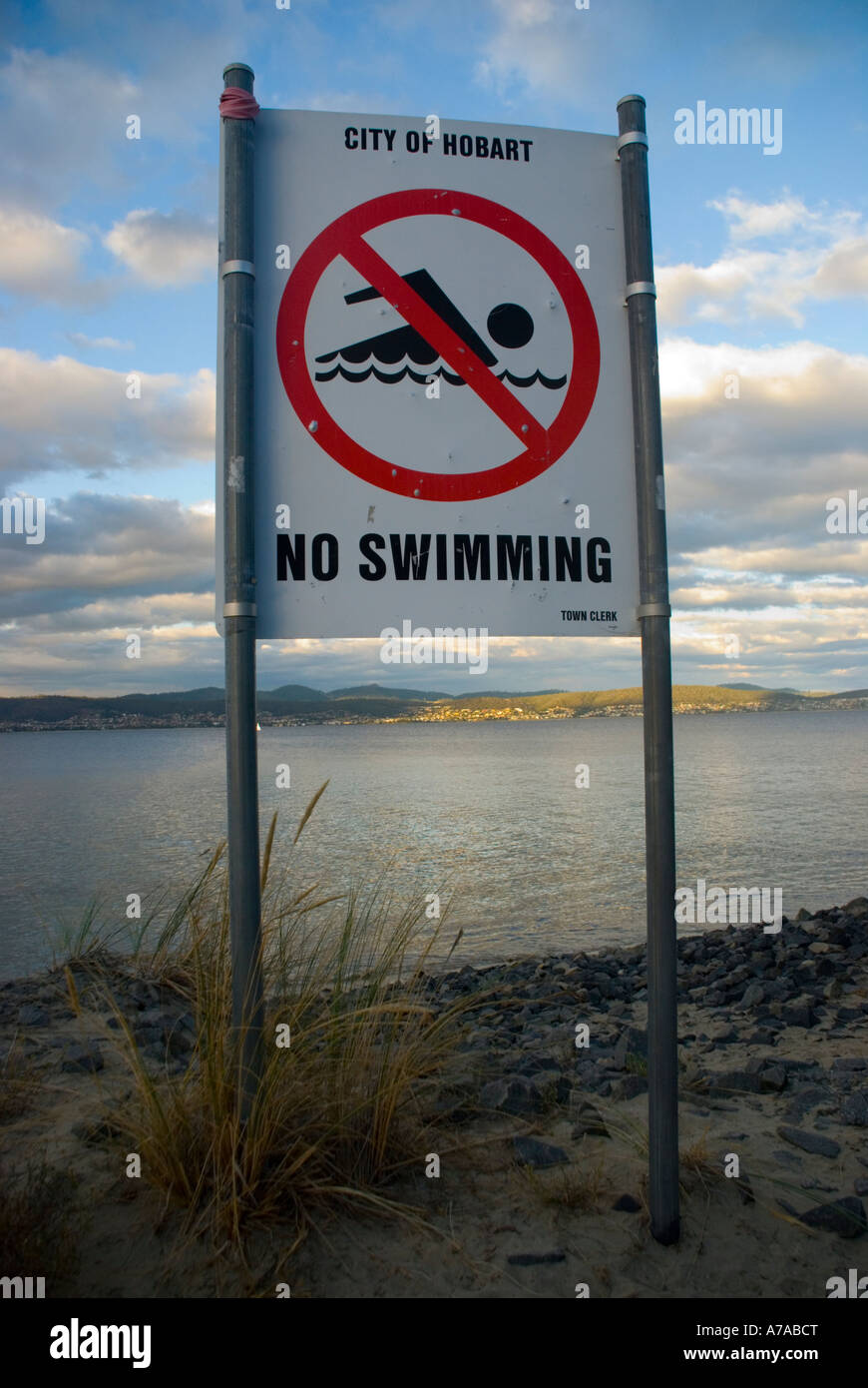 Water pollution signs at beach hi-res stock photography and images - Alamy