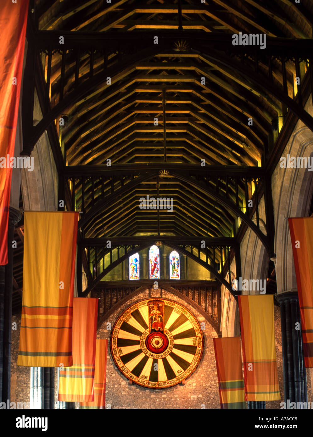 England Winchester Castle hall Round table Stock Photo - Alamy