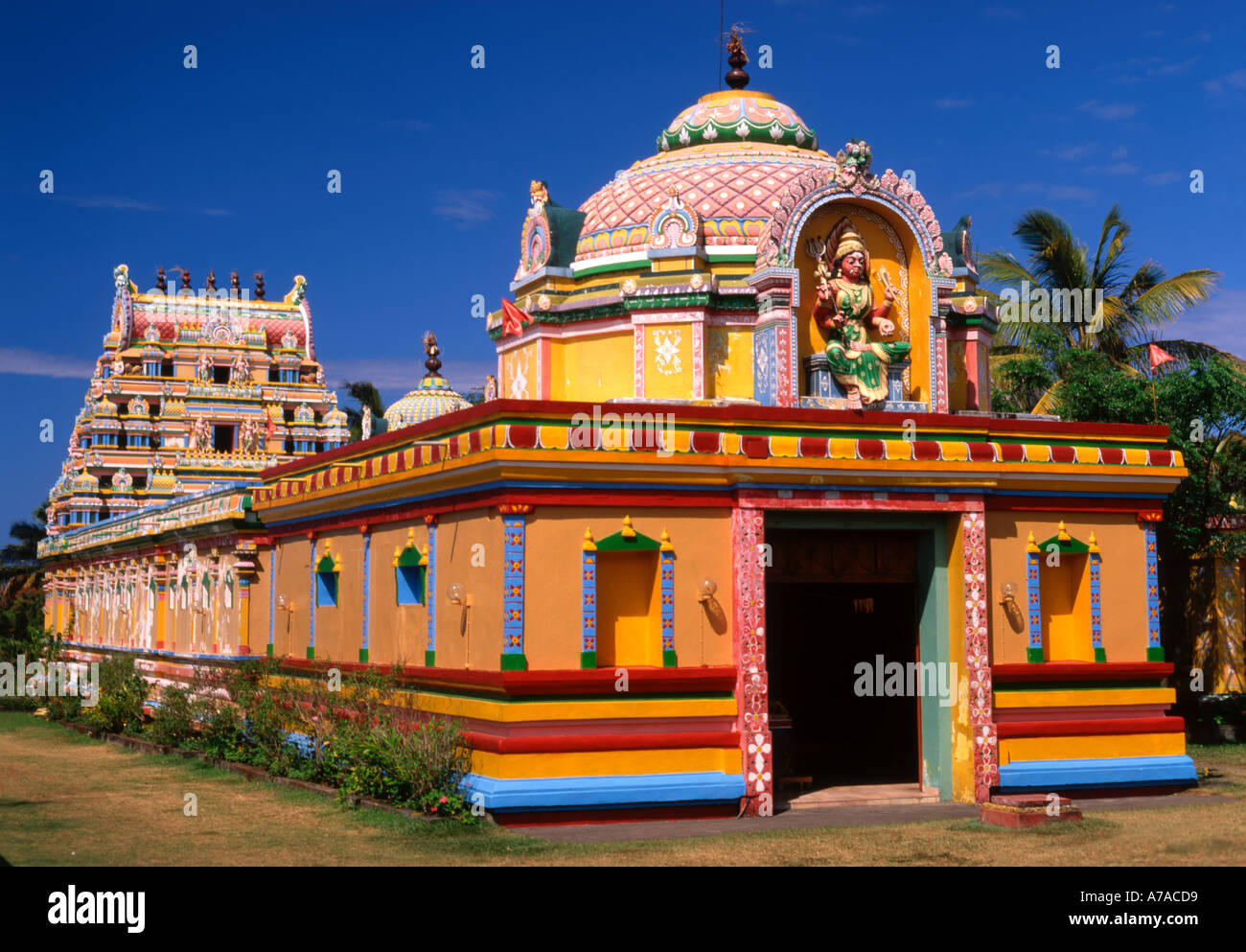 Reunion Le Colosse Temple Stock Photo - Alamy