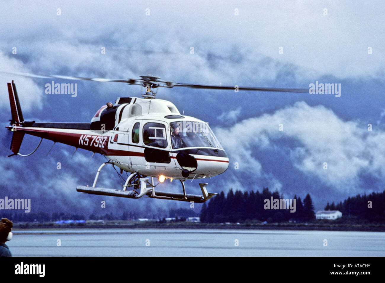 Helicopter pontoons hi-res stock photography and images - Alamy