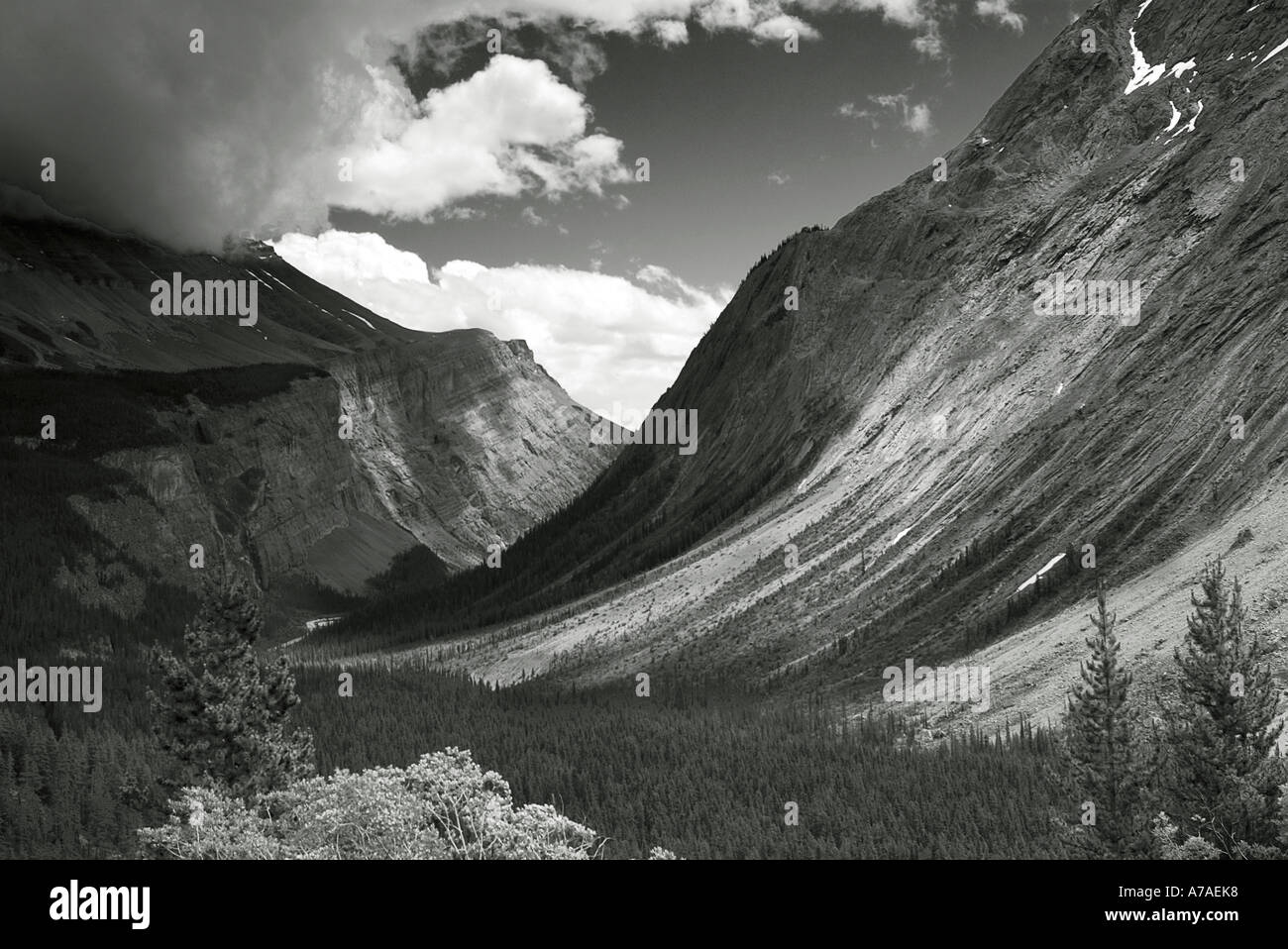 Tangle ridge hi-res stock photography and images - Alamy