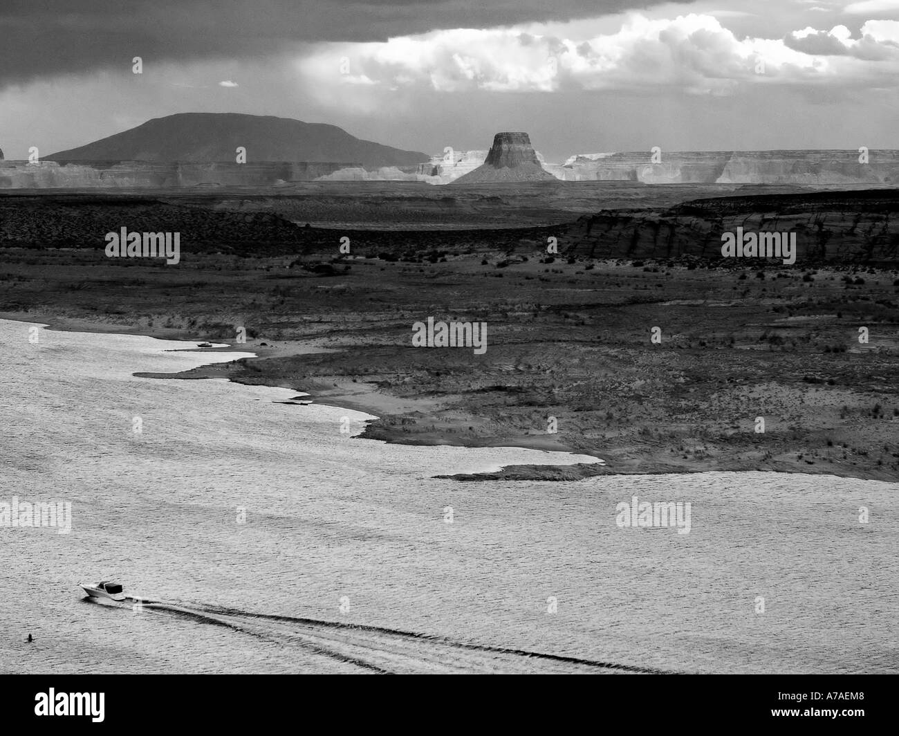 Lake powell utah boating Black and White Stock Photos & Images - Alamy