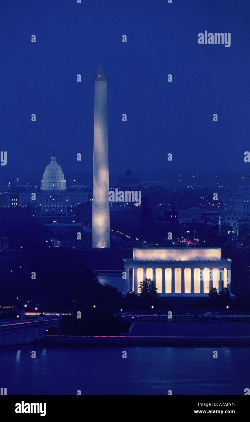 Lincoln Memorial, Washington Monument and Capitol Building illuminated ...
