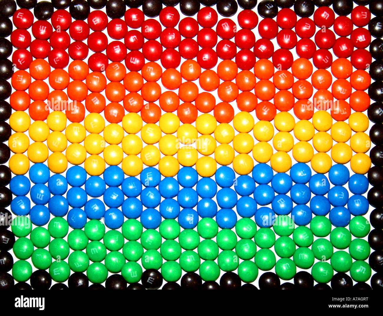 Coloured pattern of chocolate m&ms Stock Photo - Alamy