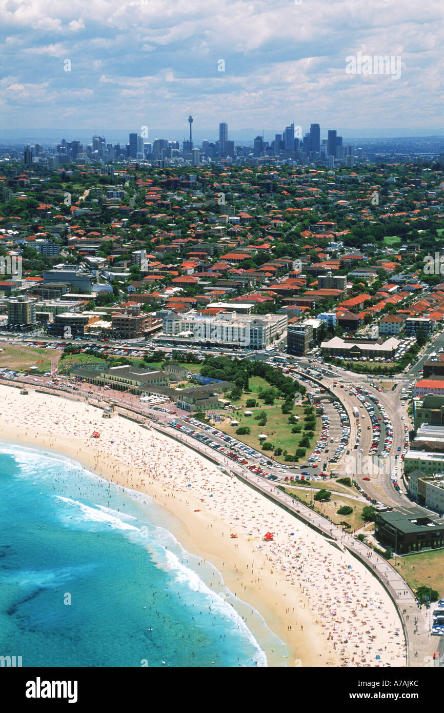 Bondi beach sunbathers hi-res stock photography and images - Alamy